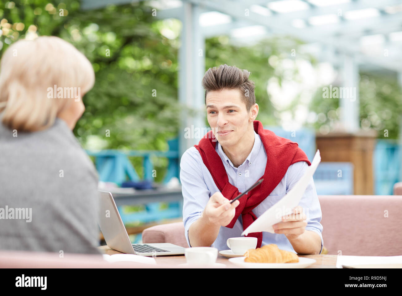 Explaining contract points Stock Photo - Alamy