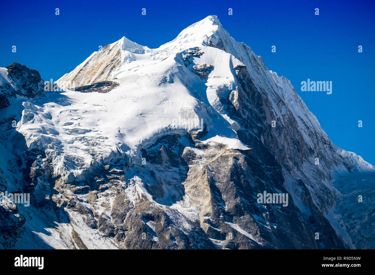 Snow summit nepal hi-res stock photography and images - Alamy