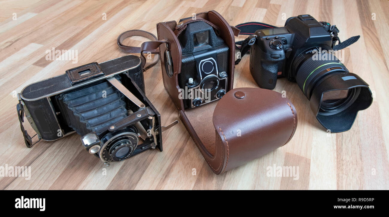 Evolution of cameras hi-res stock photography and images - Alamy