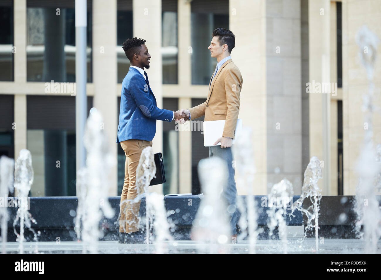 Interracial business meeting hi-res stock photography and images - Alamy