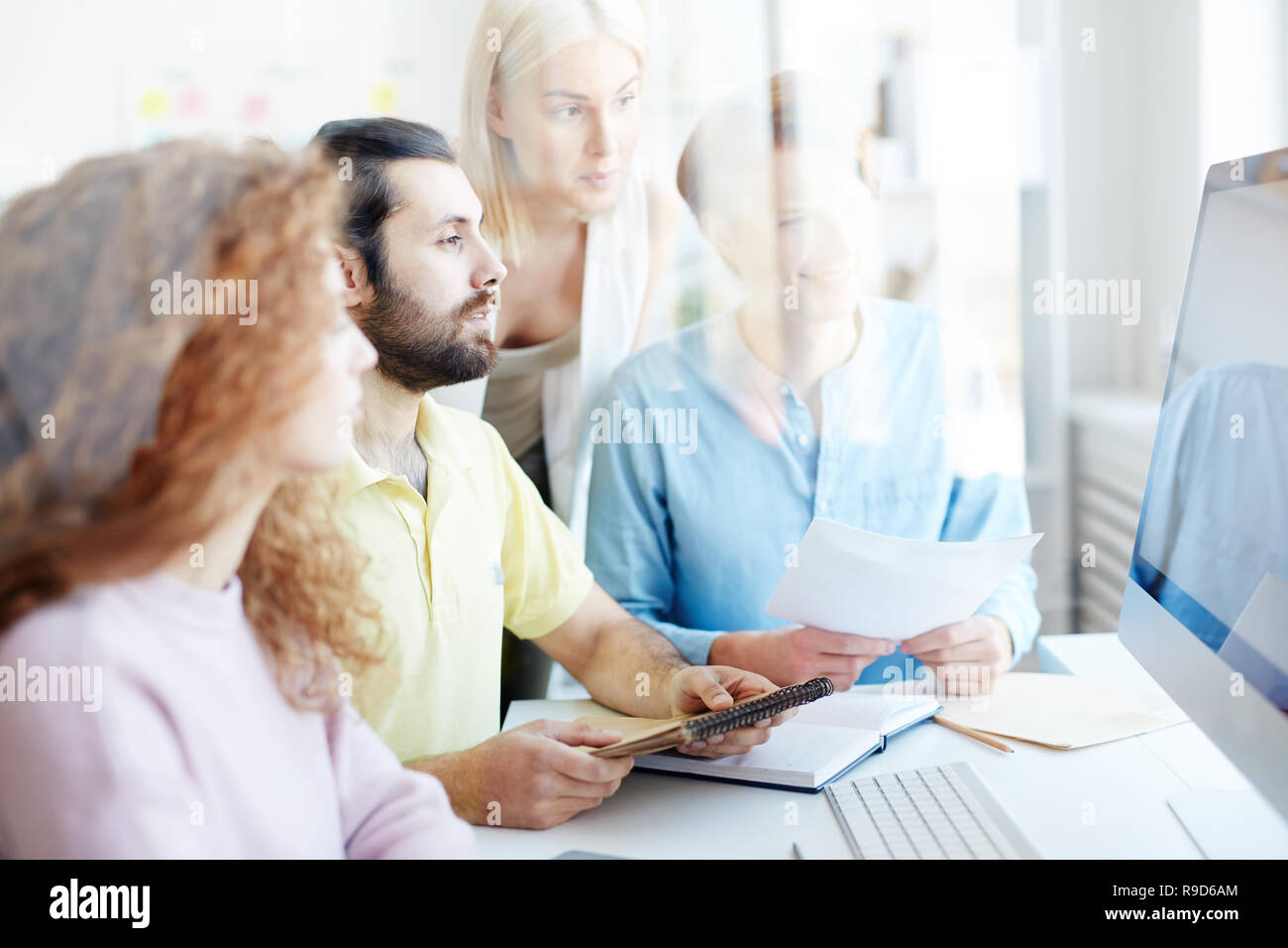 Webcast hi-res stock photography and images - Alamy