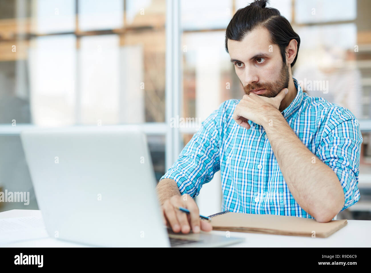 Profession remote hi-res stock photography and images - Alamy