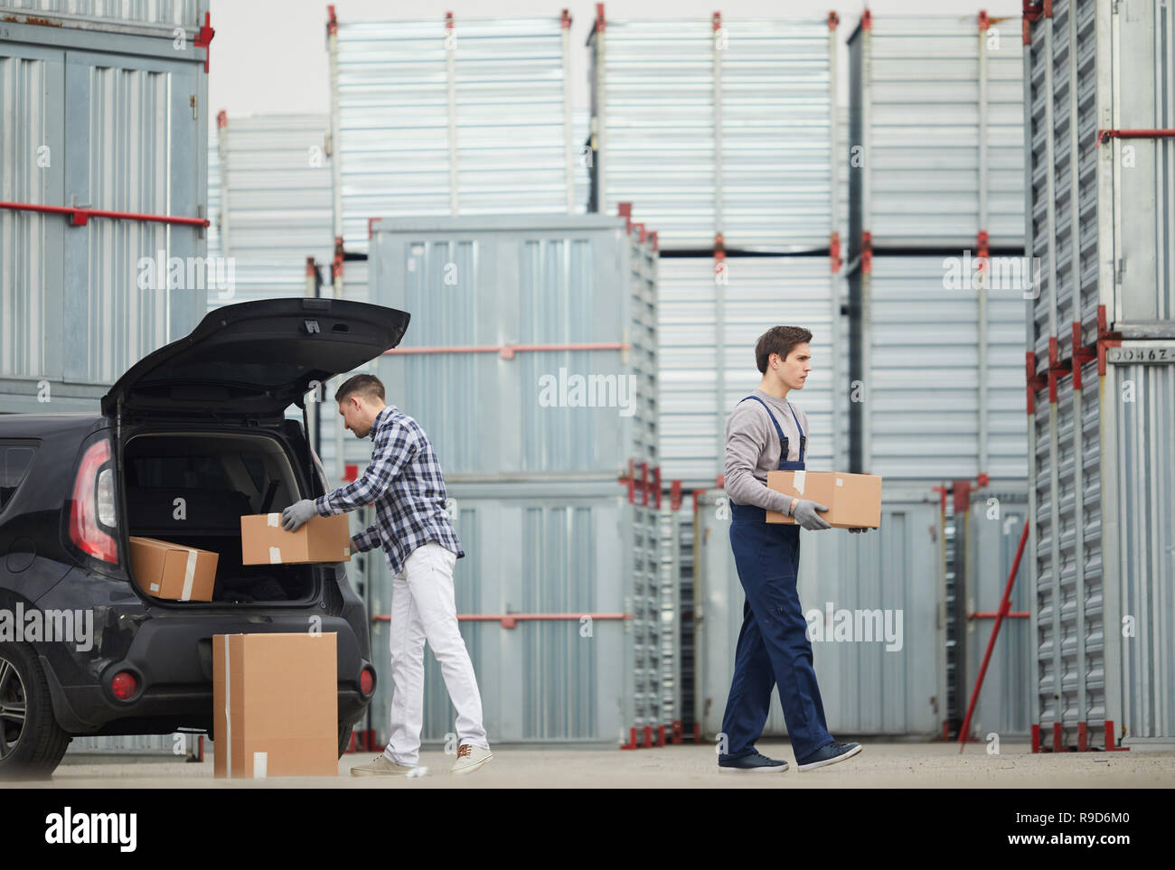 Car storage container hi-res stock photography and images - Alamy