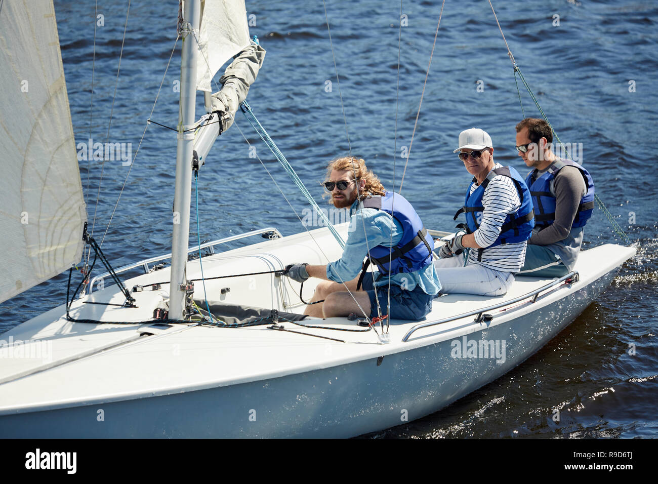 Mature people sailing hi-res stock photography and images - Alamy
