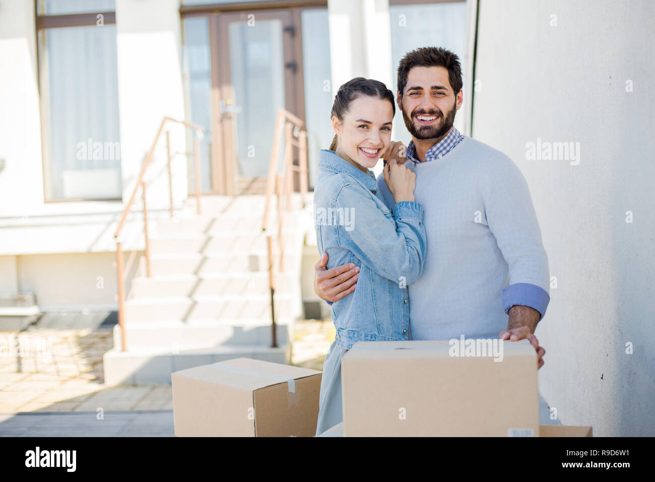 Relocating relocation hi-res stock photography and images - Alamy