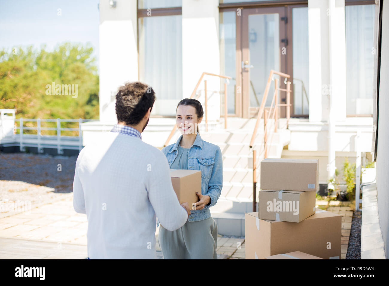 Delivering order hi-res stock photography and images - Alamy