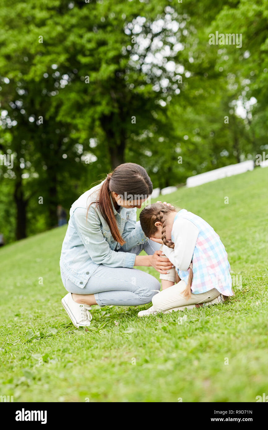 Daughter comforting hi-res stock photography and images - Alamy