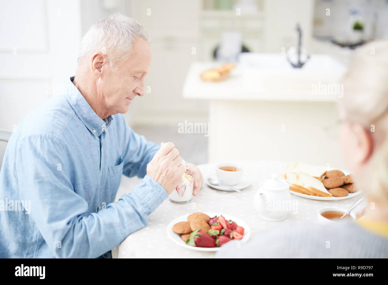 Man eating biscuit hi-res stock photography and images - Alamy