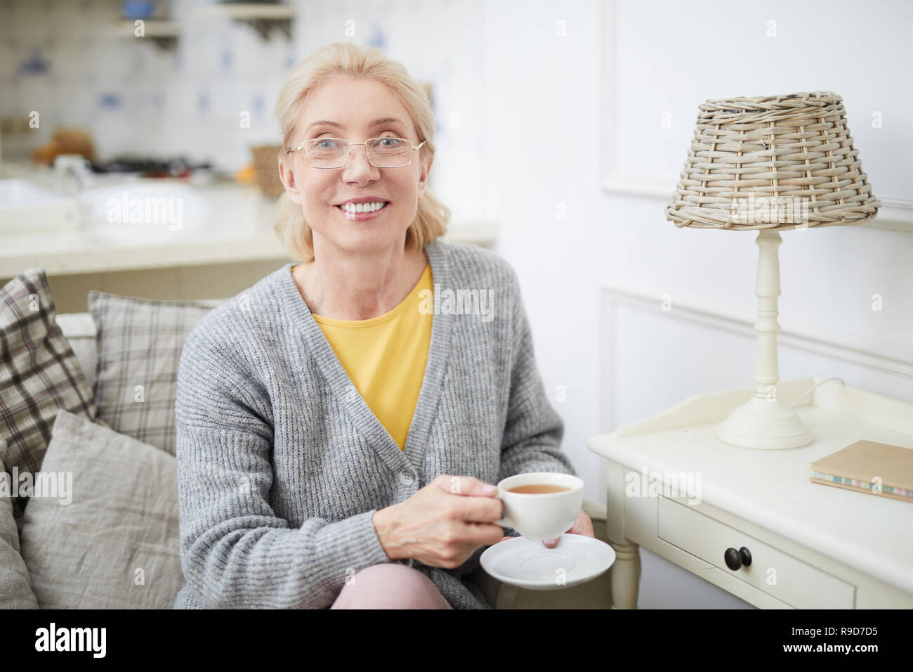 Elderly people living at home hi-res stock photography and images - Alamy