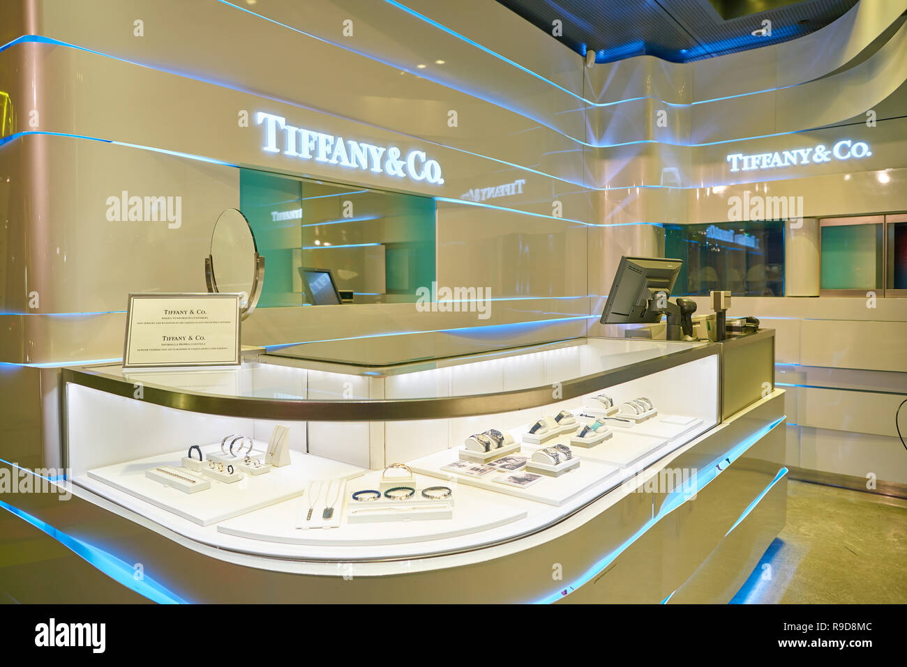 Tiffany shop interior hi-res stock photography and images - Alamy