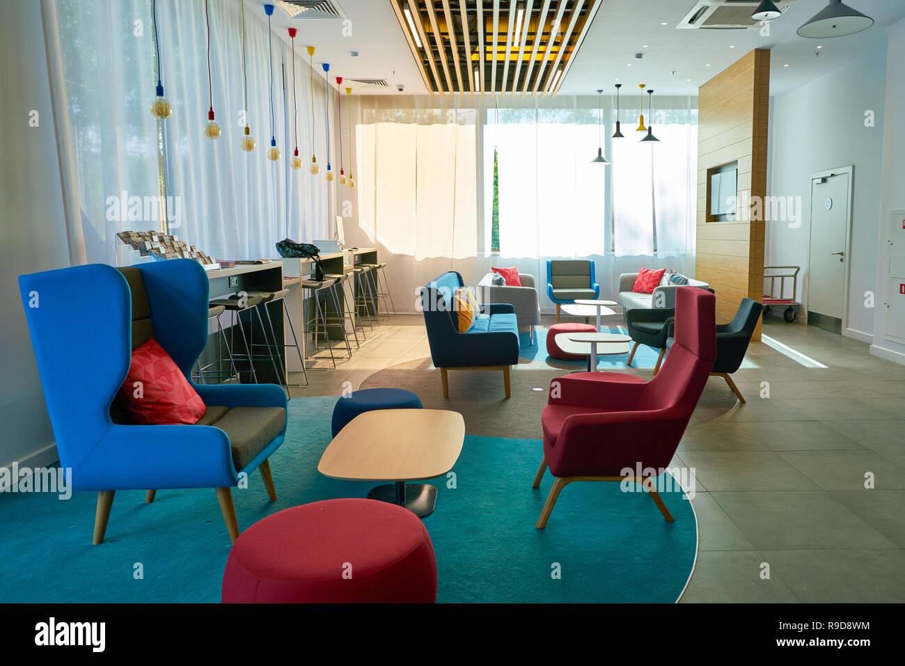 Holiday inn express lobby hi-res stock photography and images - Alamy