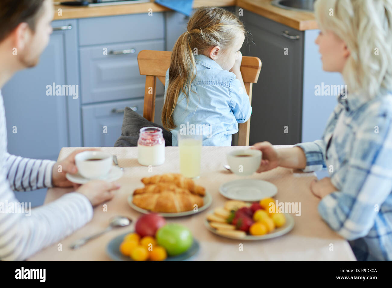 Unhappy family and dinner hi-res stock photography and images - Alamy