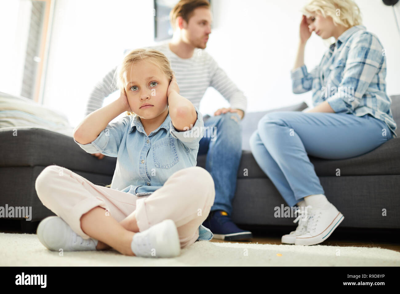 Parents arguing child hi-res stock photography and images - Alamy