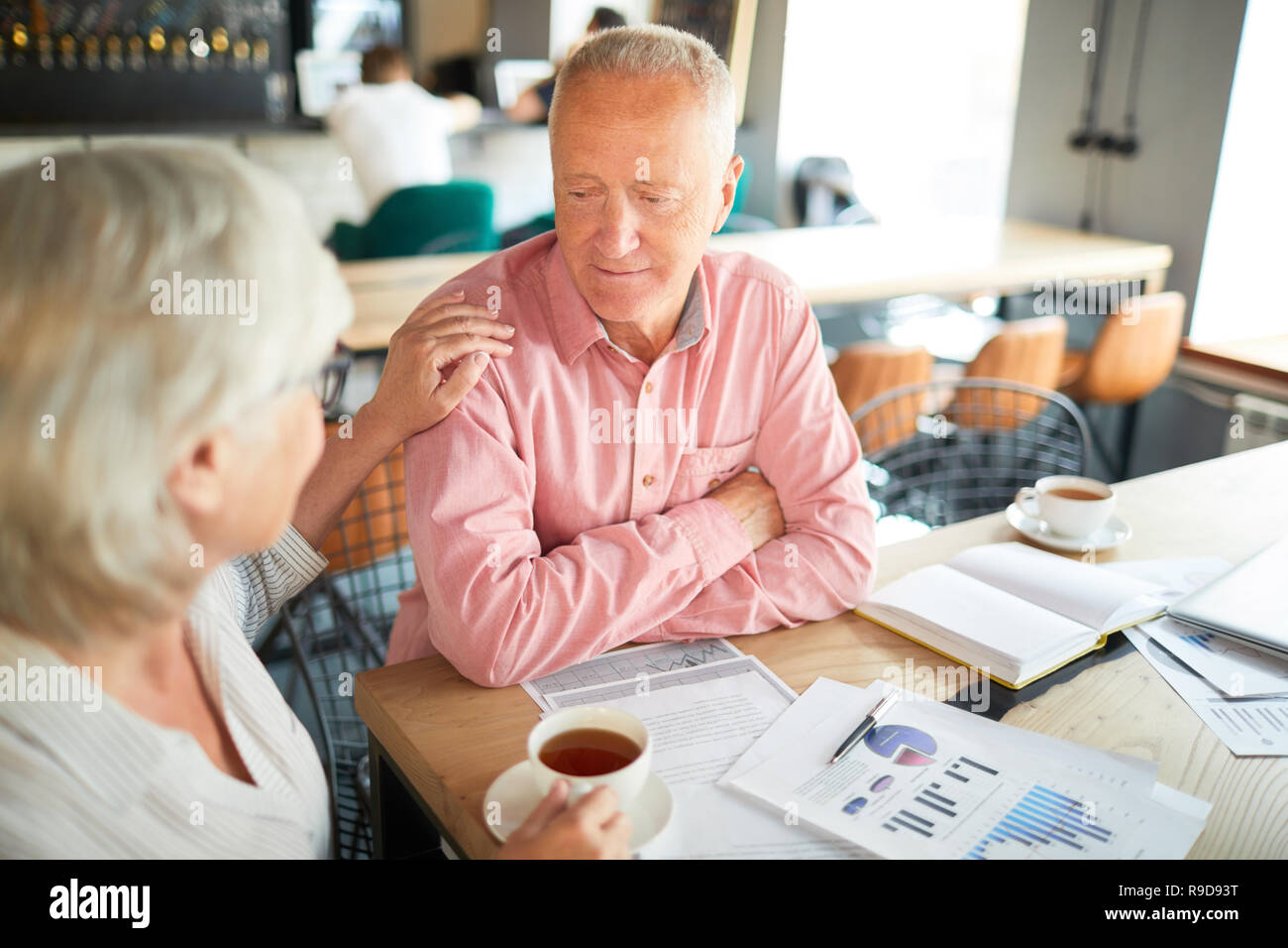 Supporting document hi-res stock photography and images - Alamy