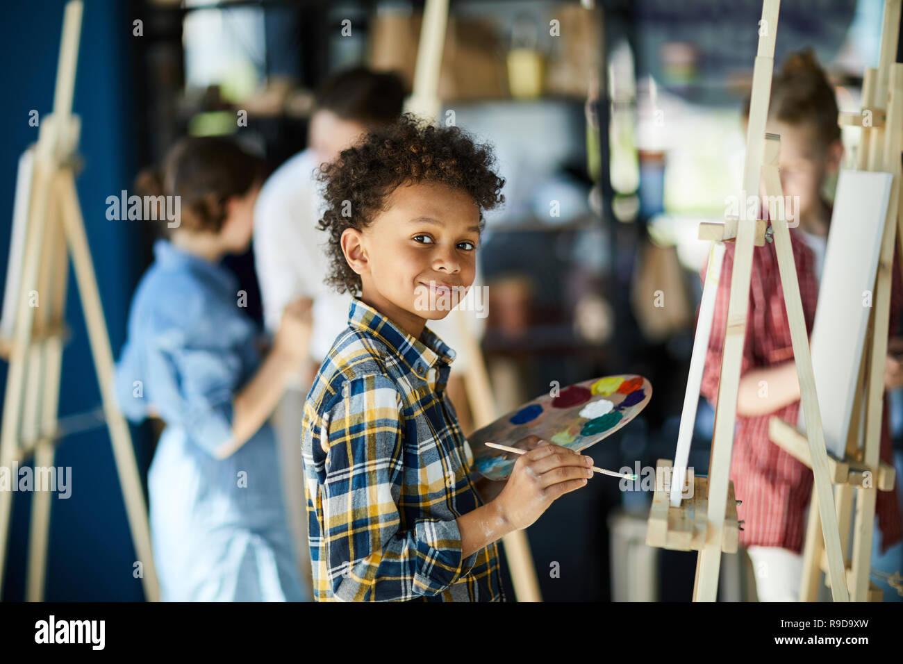 Little painter hi-res stock photography and images - Alamy