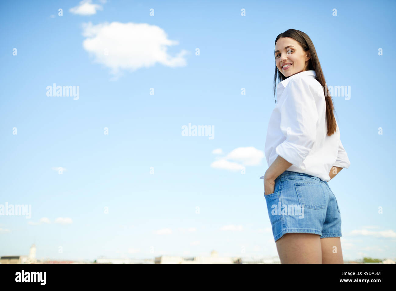 Modern girl hi-res stock photography and images - Alamy