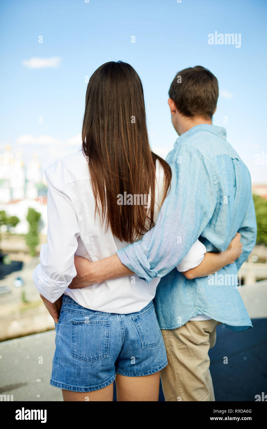 Man woman couple distance hi-res stock photography and images - Alamy