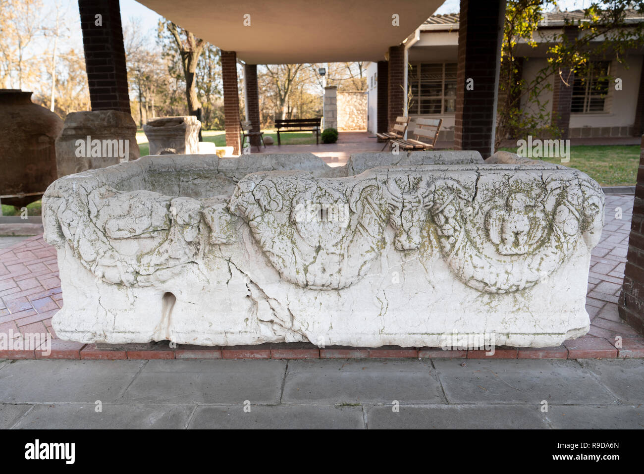 Gordion art hi-res stock photography and images - Alamy