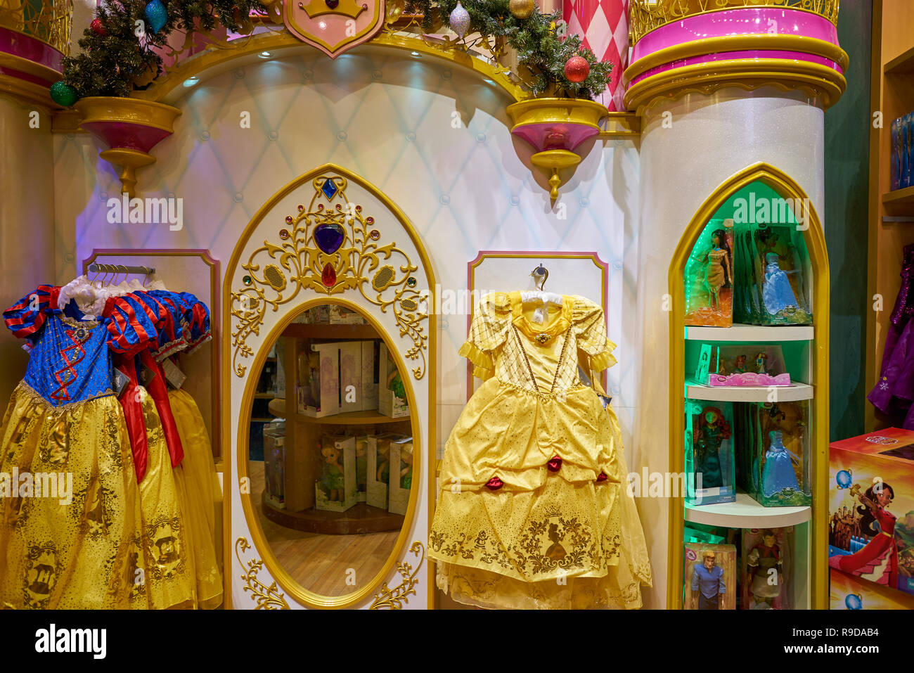 Disney store italy hi-res stock photography and images - Alamy