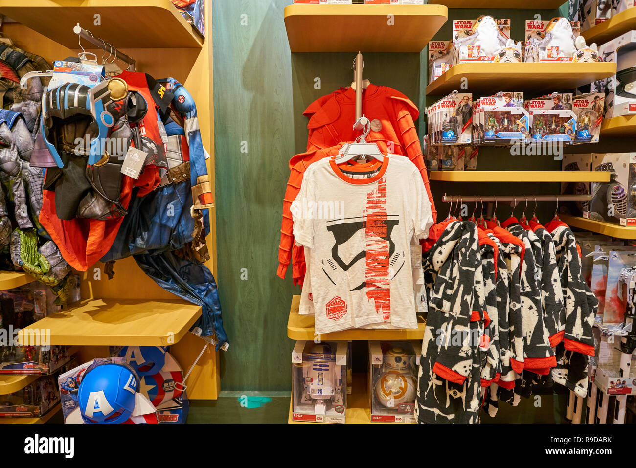 Disney store italy hi-res stock photography and images - Alamy