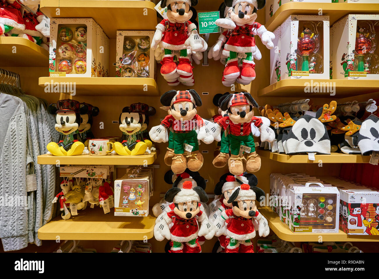 Disney store italy hi-res stock photography and images - Alamy