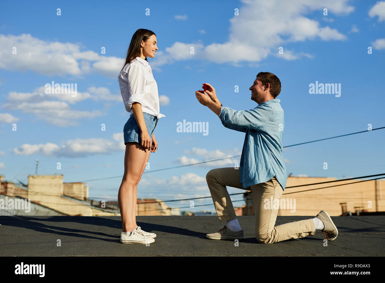 Marriage proposal young woman hi-res stock photography and images - Alamy