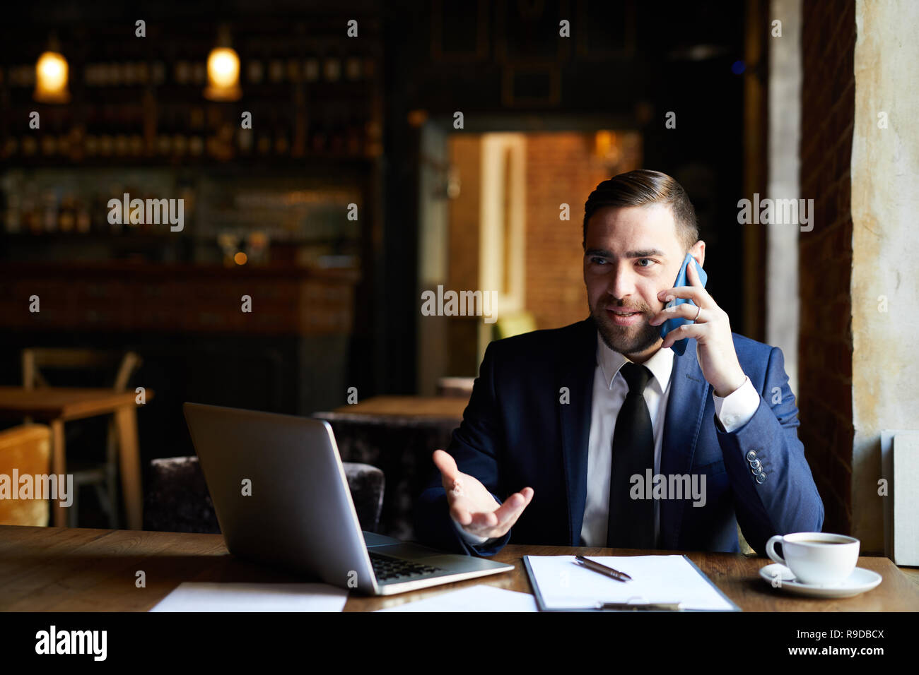 Solving issues hi-res stock photography and images - Alamy