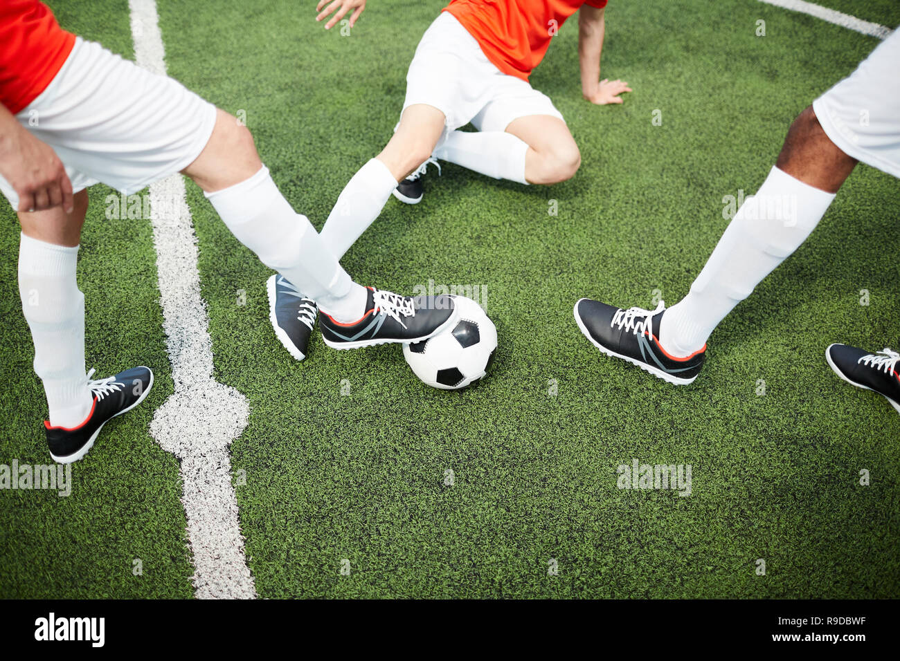 Field game hi-res stock photography and images - Alamy