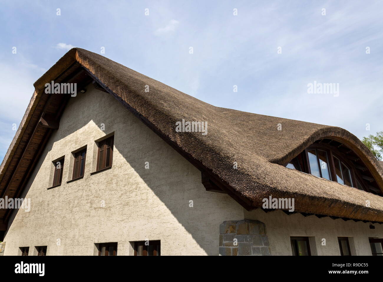 Roof thatch reed traditional hi-res stock photography and images - Alamy