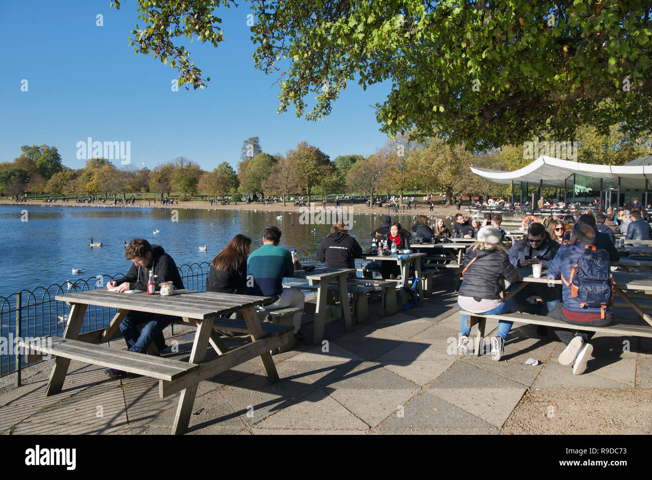Outdoor terrace cafe hi-res stock photography and images - Alamy
