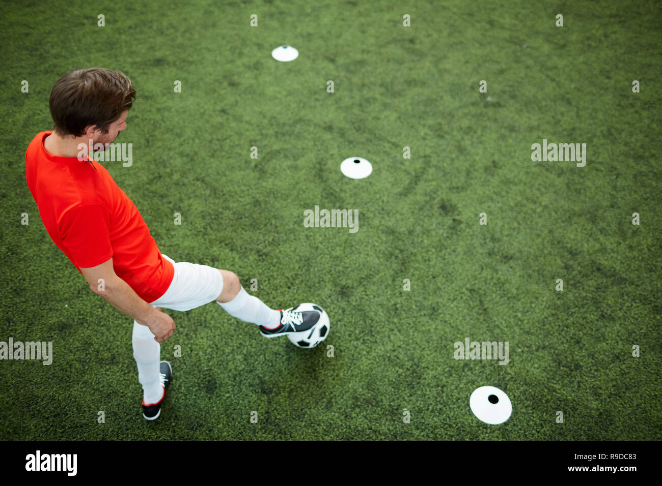 Soccer coach young player hi-res stock photography and images - Alamy