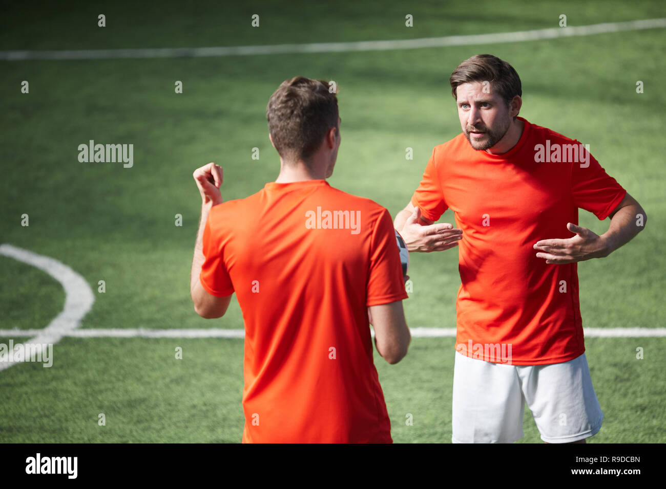 Football argument hi-res stock photography and images - Alamy