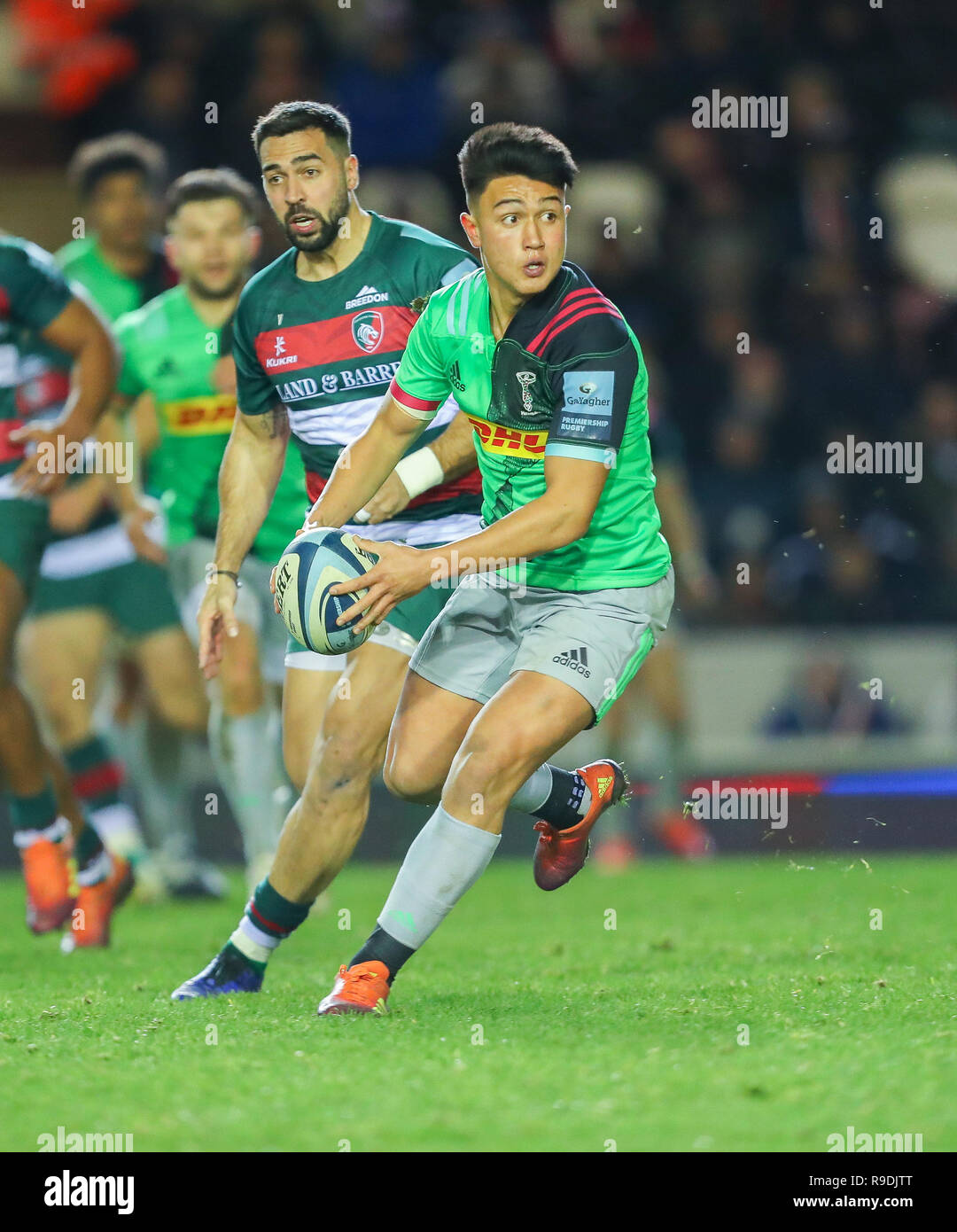 Marcus smith harlequins hi-res stock photography and images - Alamy