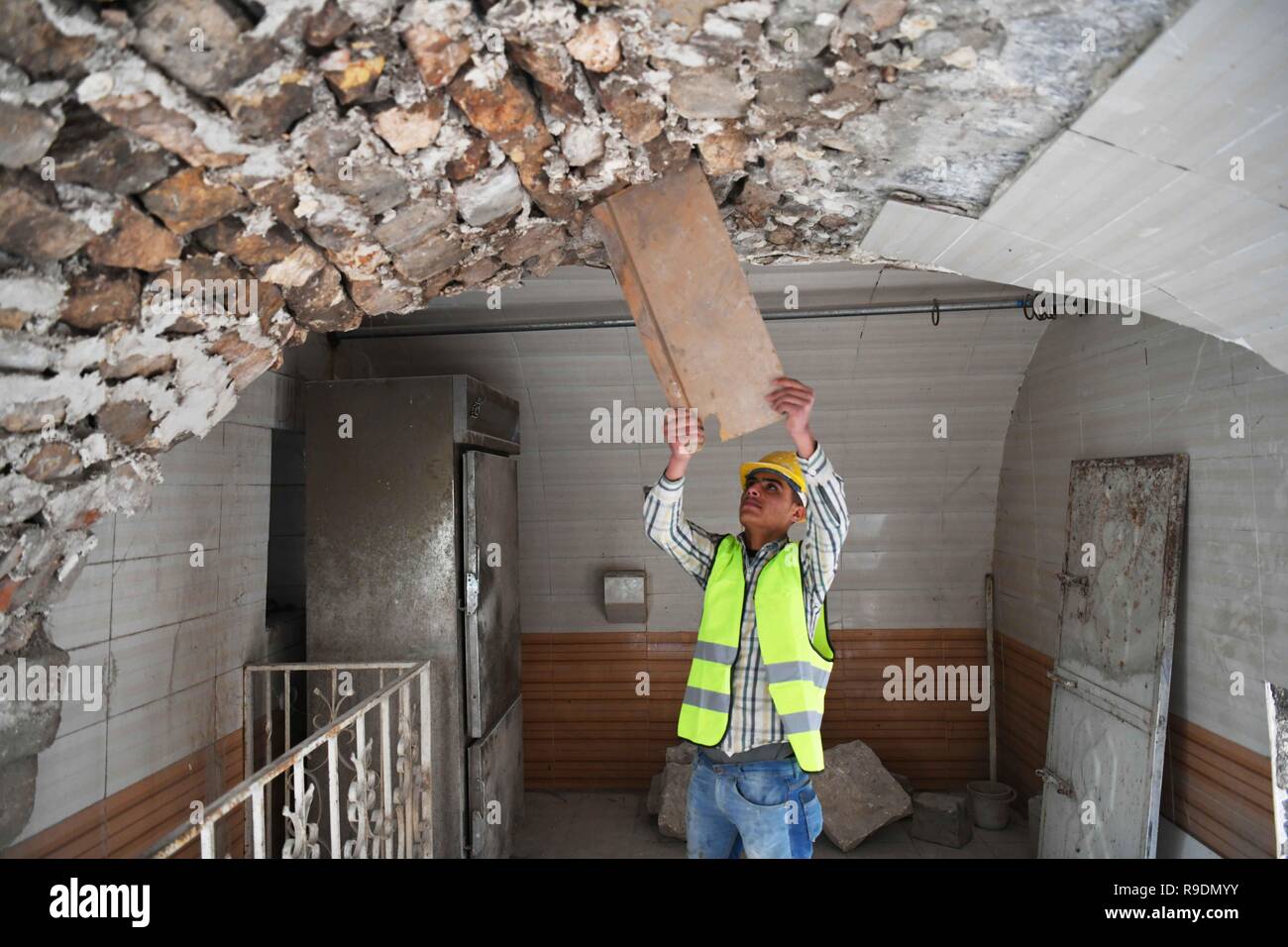 Syria destruction 2018 19 hi-res stock photography and images - Alamy