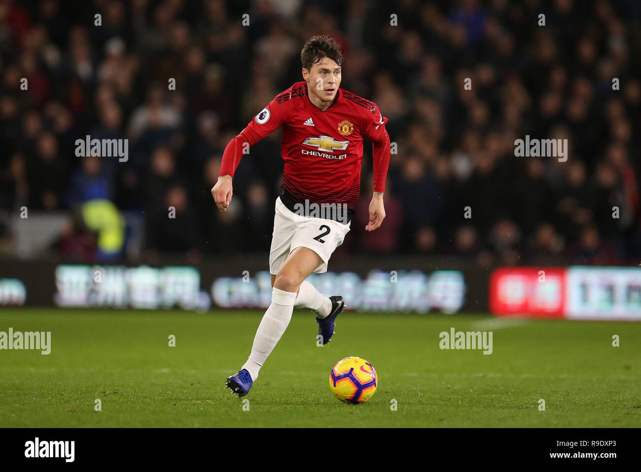 Cardiff, UK. 22nd Dec, 2018. Victor Lindelof of Manchester United in ...