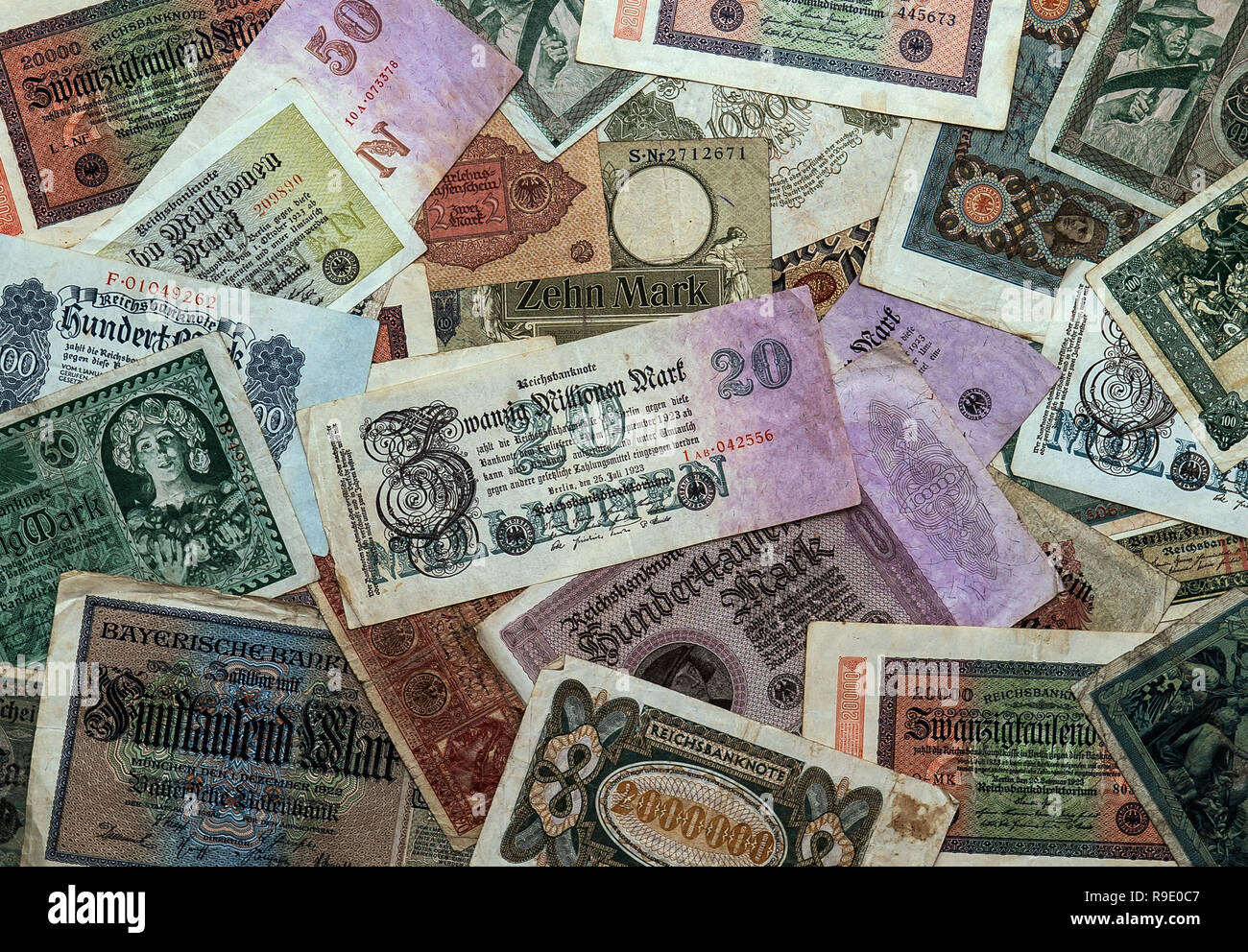 Rottweil, Germany. 23rd Dec, 2018. ILLUSTRATION - Reichsmark banknotes ...