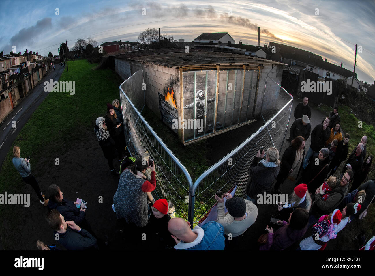 Banksy art works hi-res stock photography and images - Alamy