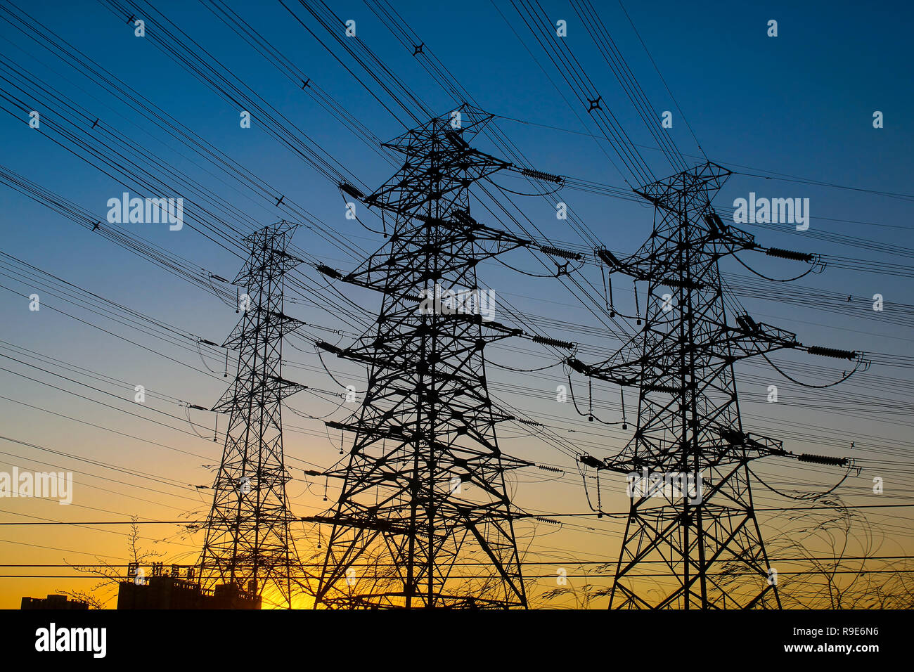 Electrical wire support column hi-res stock photography and images - Alamy