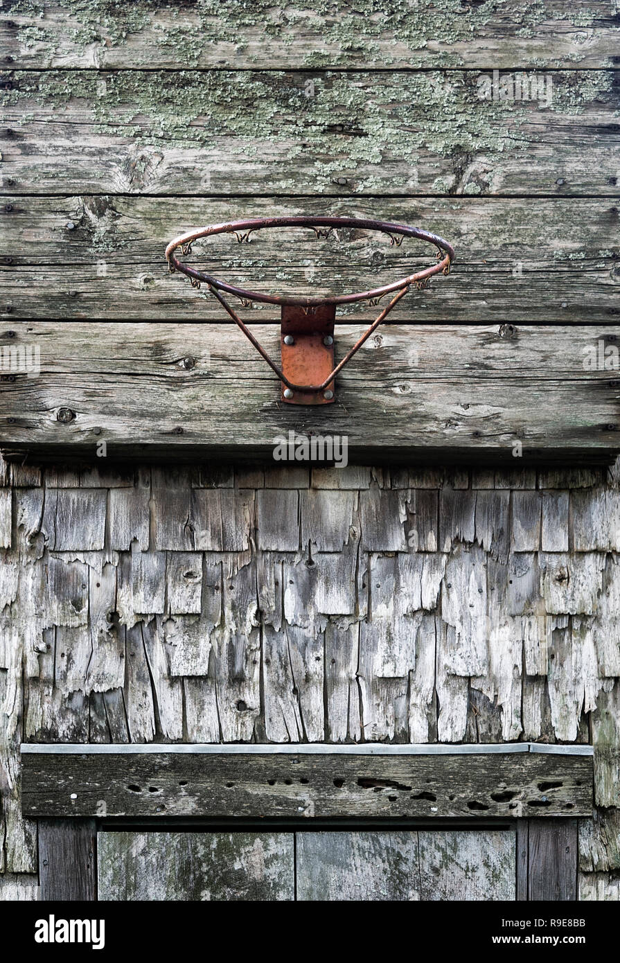 Weathered basketball hoop hi-res stock photography and images - Alamy