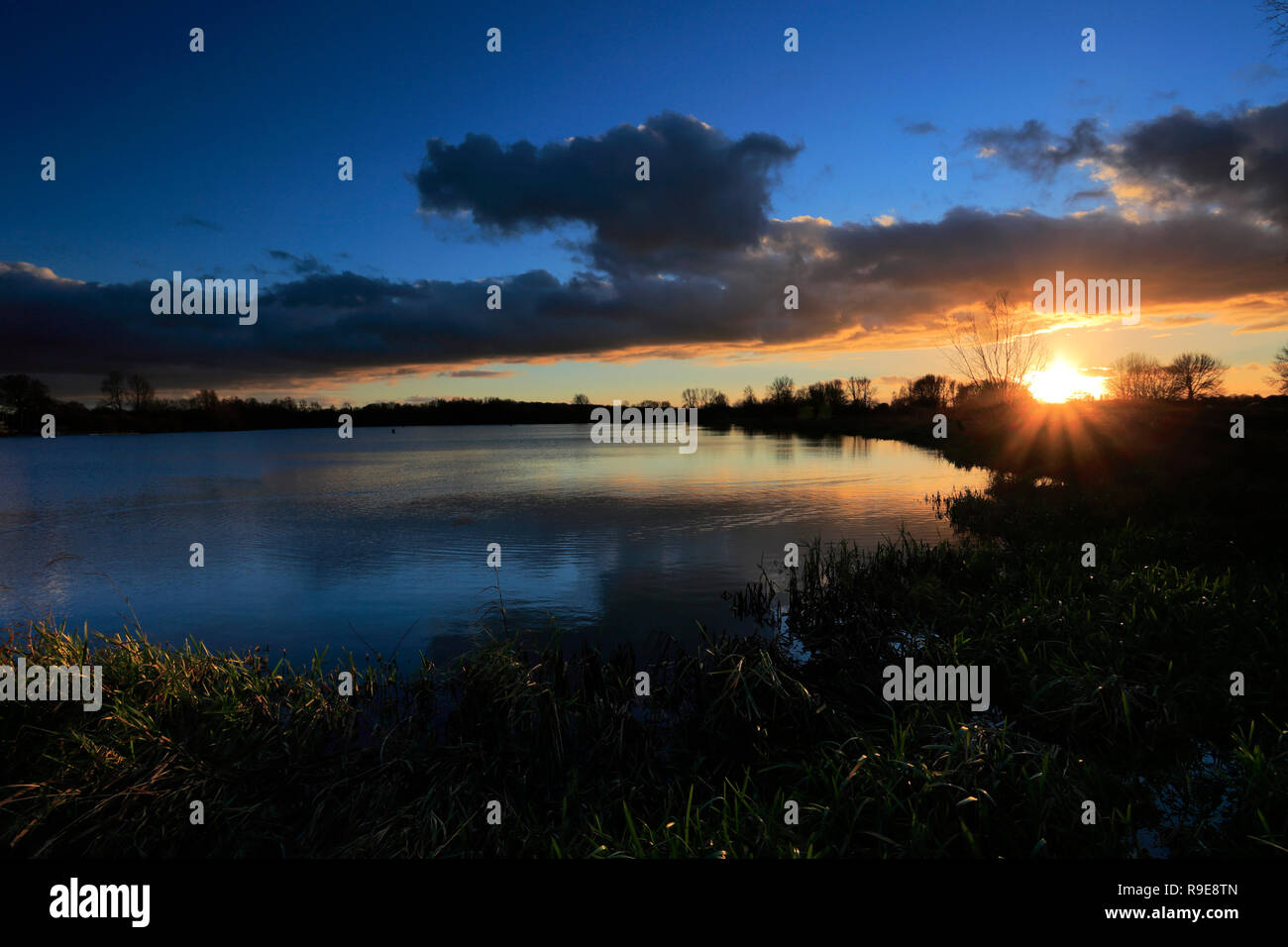 Winter sunset over Ferry Meadows country park, Peterborough ...