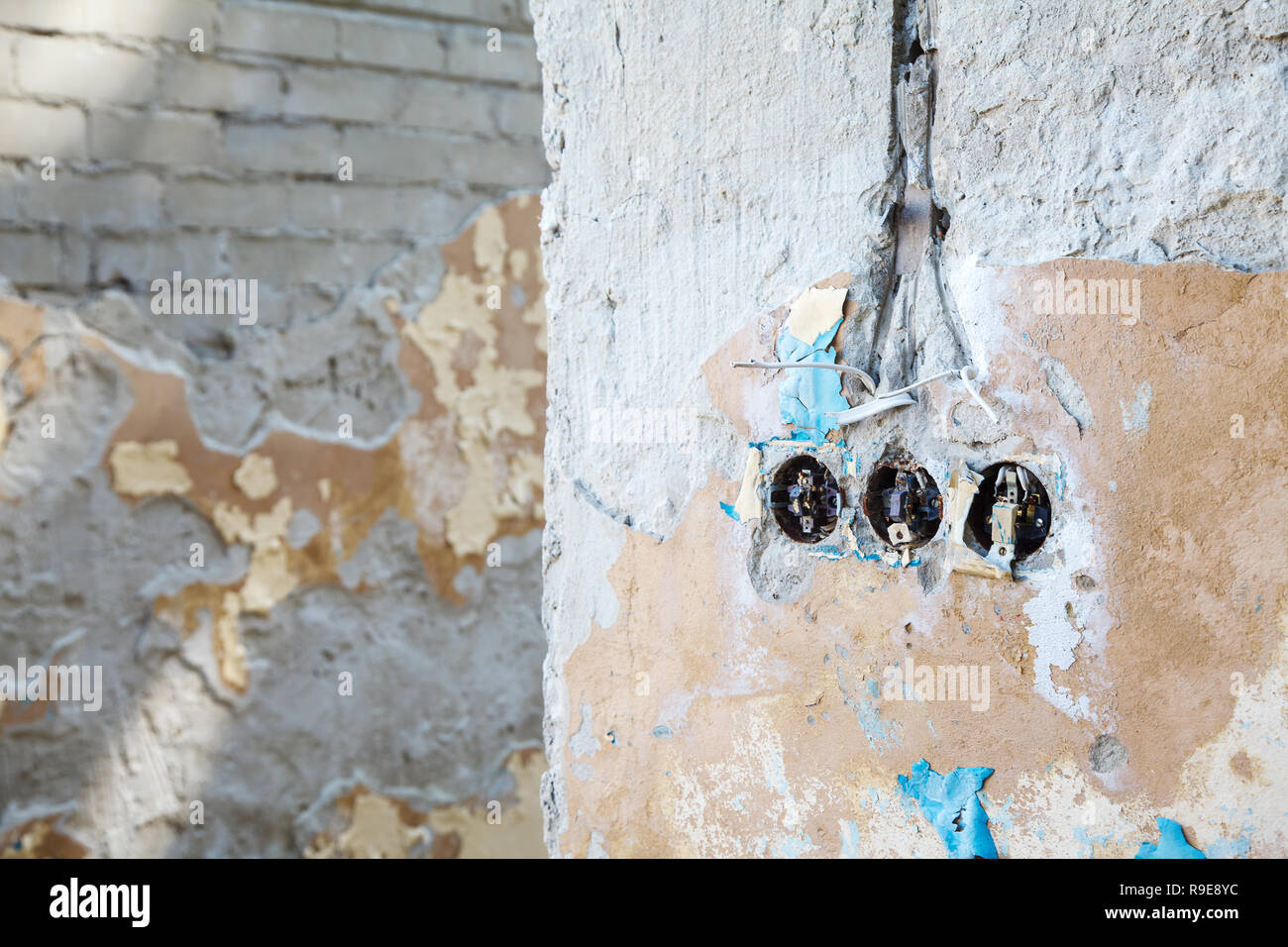Electrical switch danger abandoned hi-res stock photography and images ...