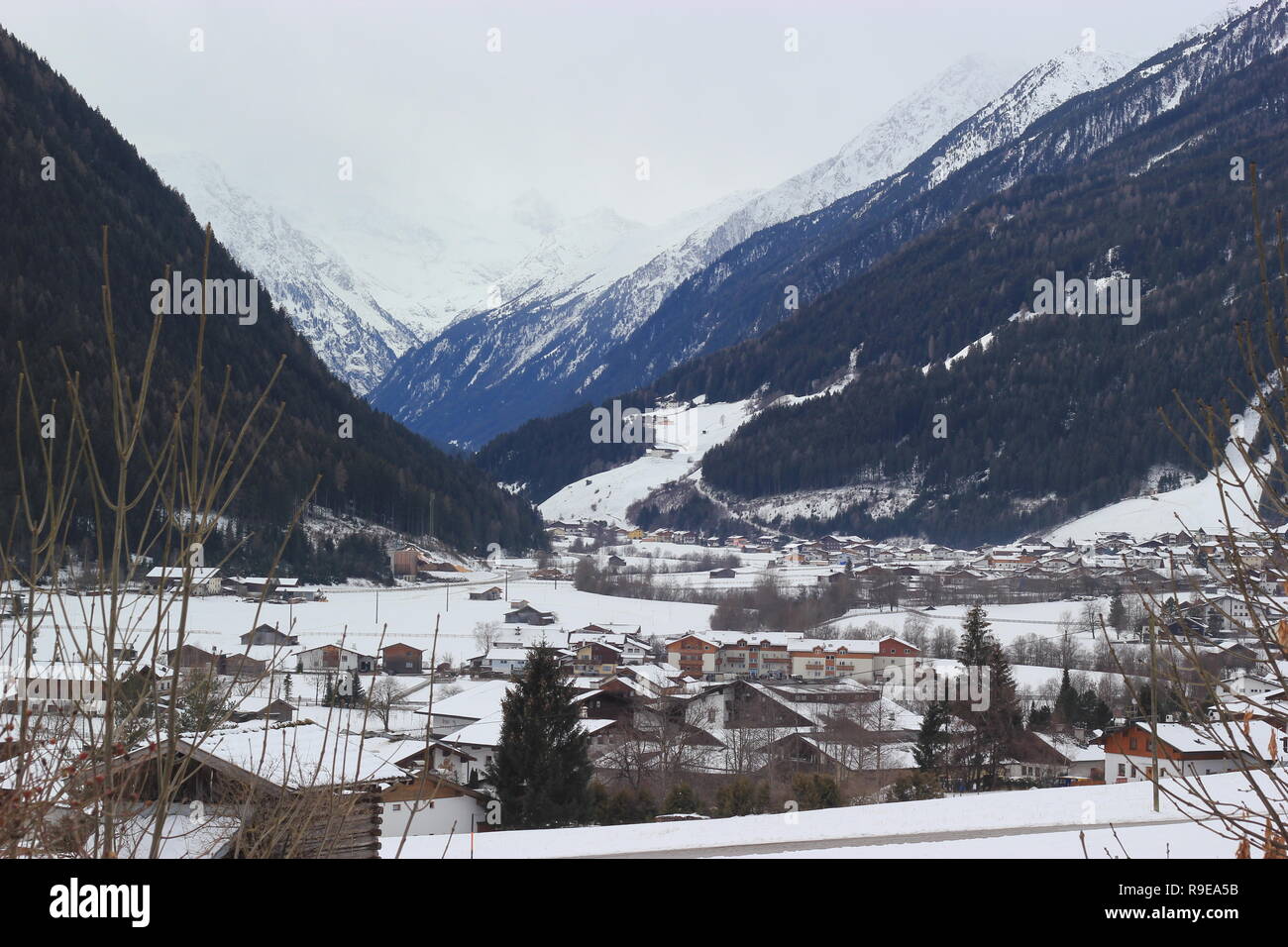 Innsbruck and christmas and houses hi-res stock photography and images ...