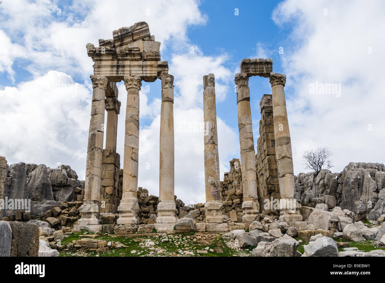 Temple of Adonis, Roman ruins, Faqra, Lebanon Stock Photo - Alamy