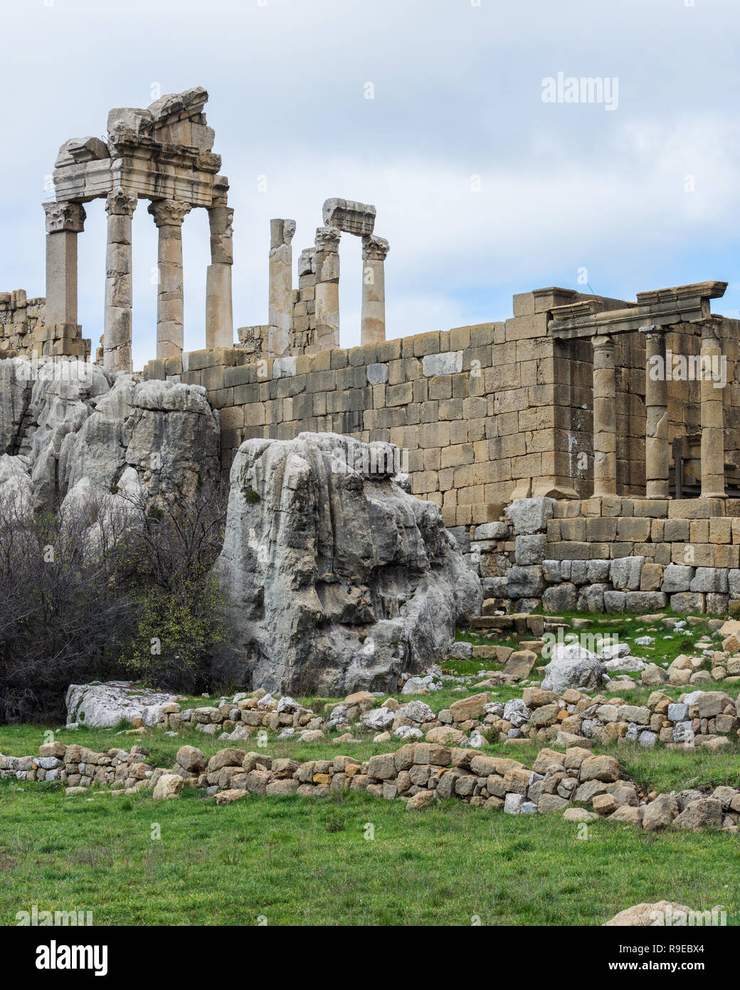 Temple of Adonis, Roman ruins, Faqra, Lebanon Stock Photo - Alamy