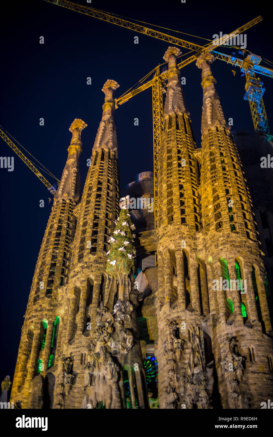 BARCELONA, SPAIN - November 24, 2018: La Sagrada Familia's construction ...