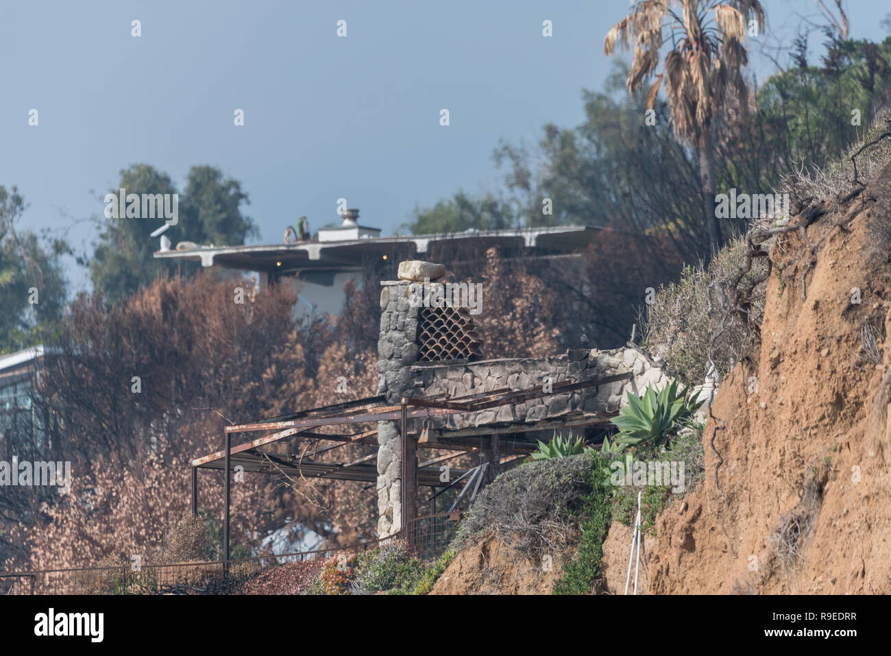 Aftermath of the Woolsey fire at the El Matador State Beach in Malibu ...