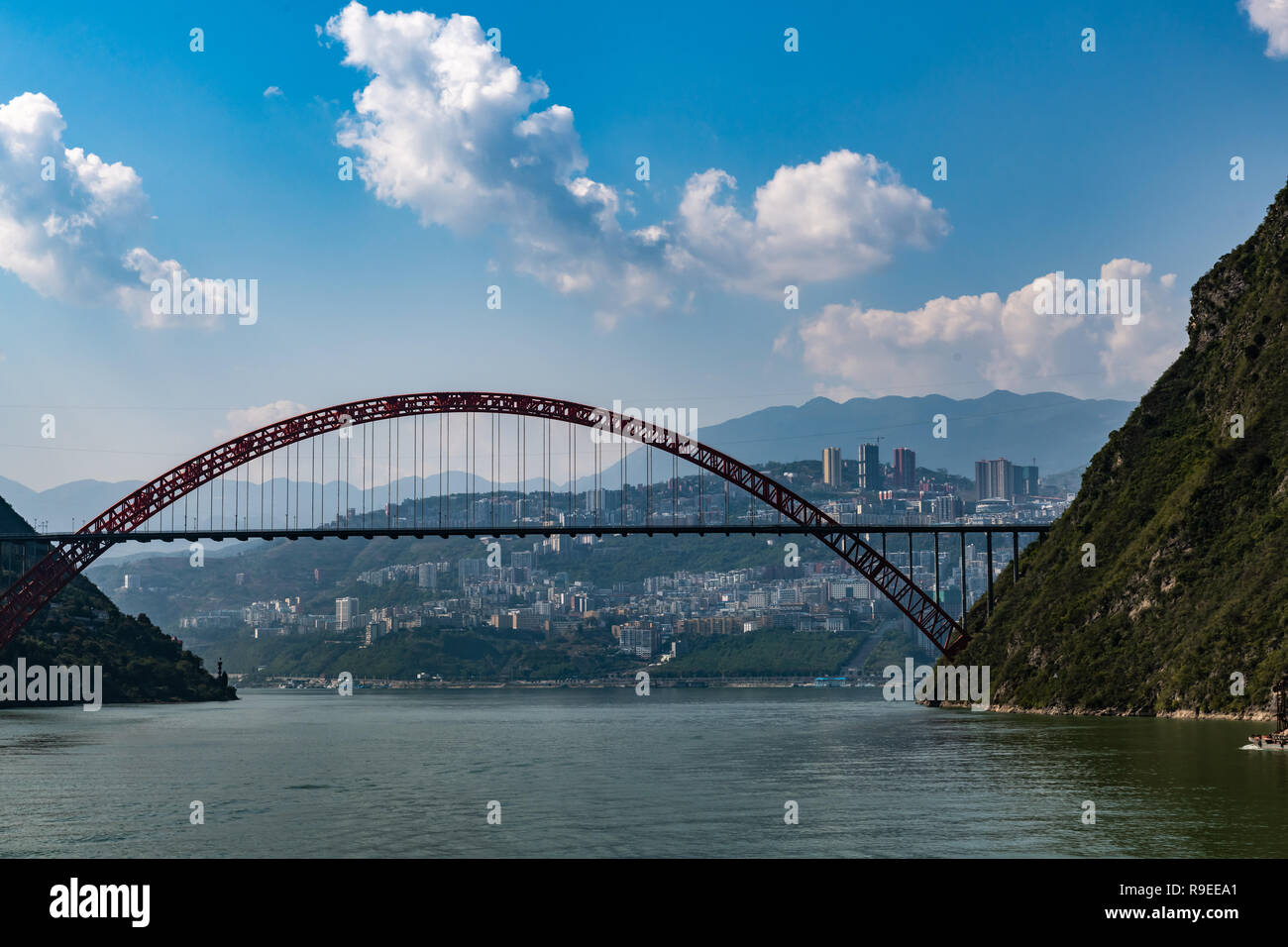 Wushan River Bridge, Yangtze River, china Stock Photo - Alamy