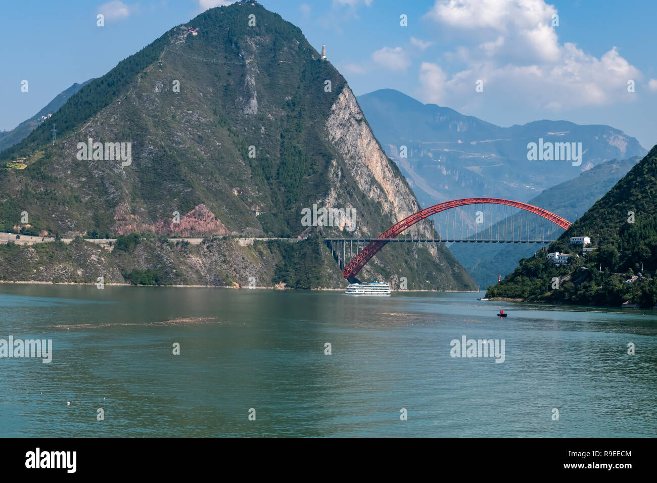 Wushan River Bridge, Yangtze River, china Stock Photo - Alamy