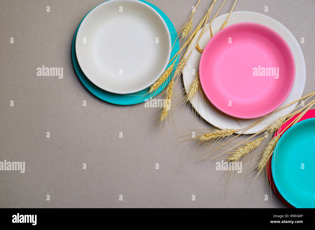 Eco Friendly Recyclable Plates, Wheat Straw Kitchenware, Top View Stock ...