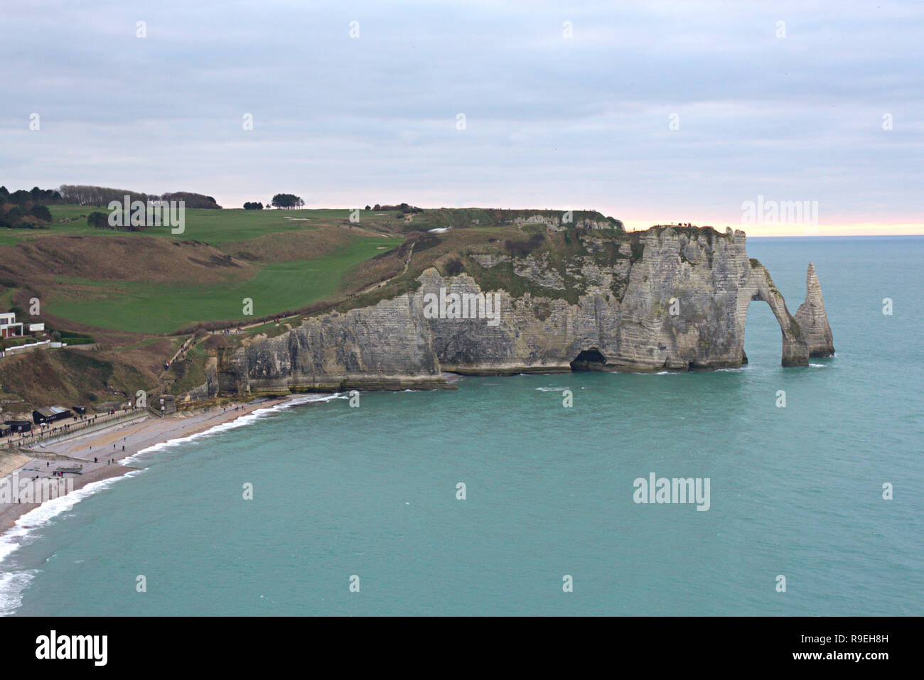 Rock arch, coast with chalk cliffs and beach, Étretat, Normandy, France ...